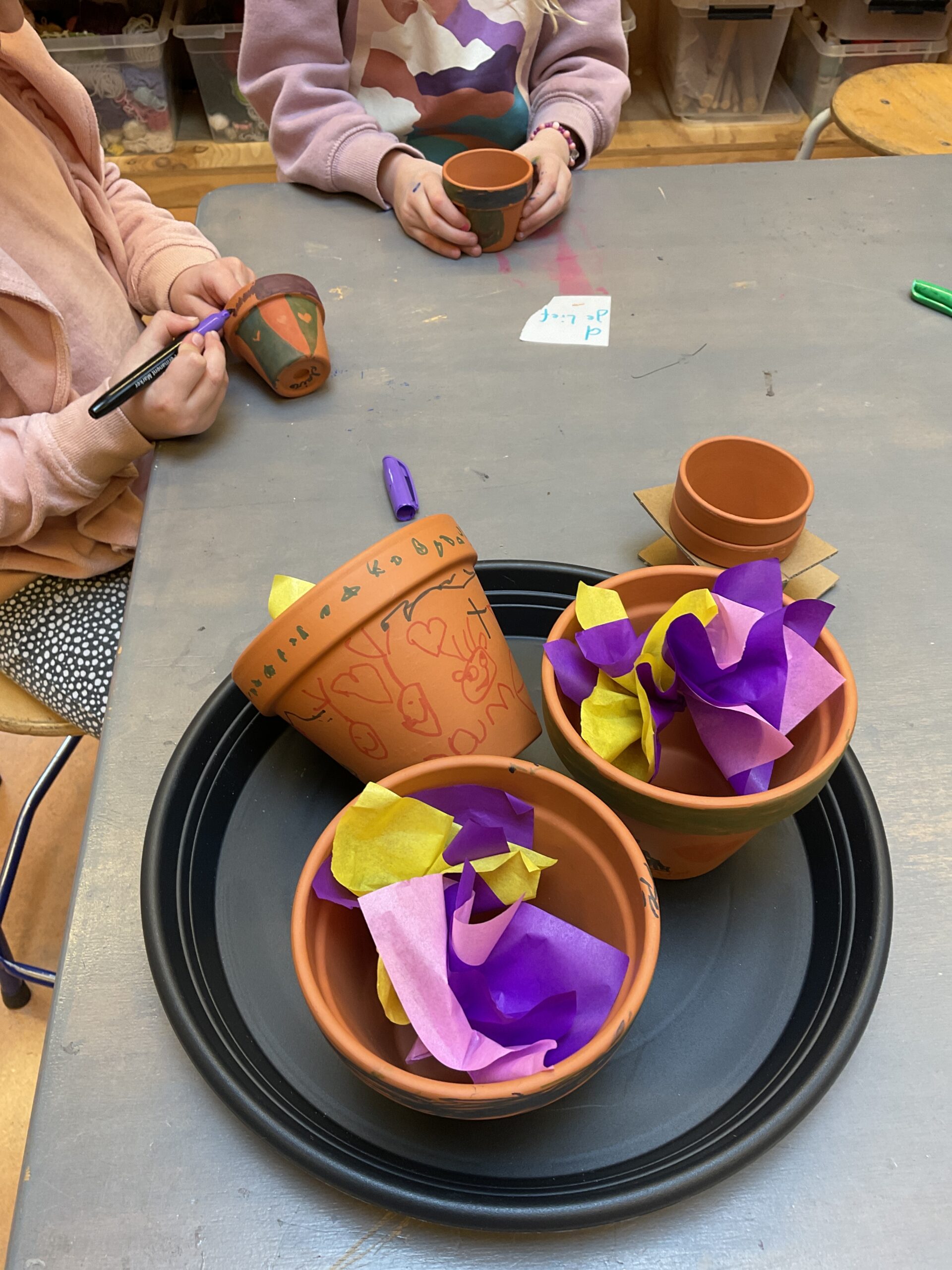 Potjes versieren… - Doomijn | Kinderopvang